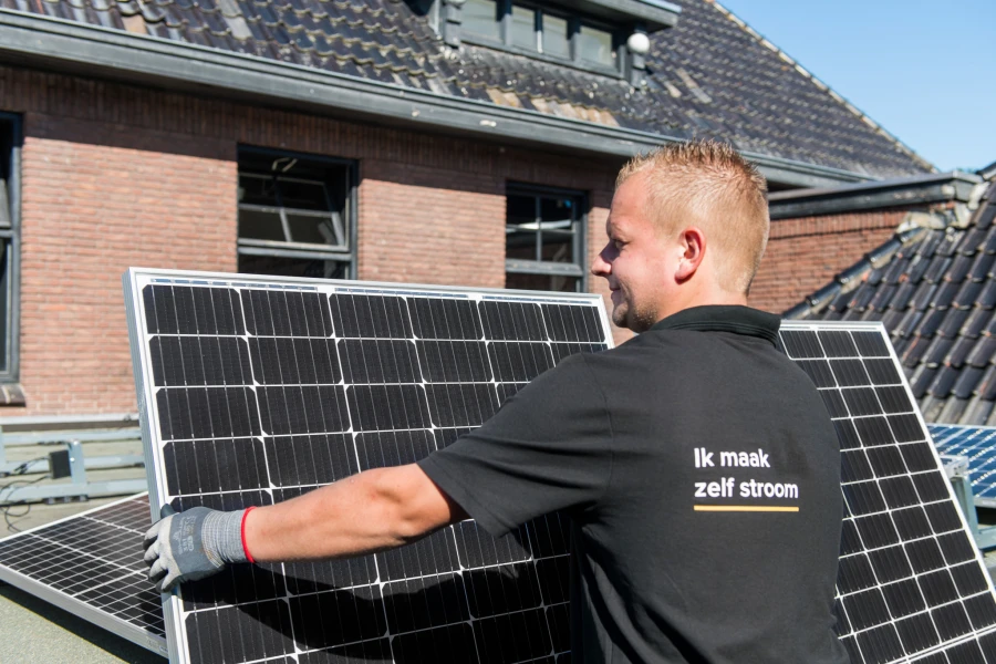 Zonnepanelen zakelijk kopen | Direct lagere energiekosten - Zelfstroom